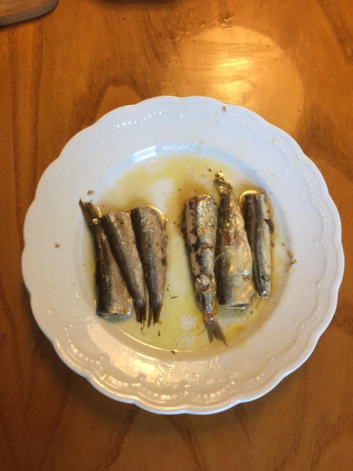 PESCA Y GASTRONOMÍA: PROBATURA DE CONSERVA: ESPADÍN AHUMADO EN ACEITE.