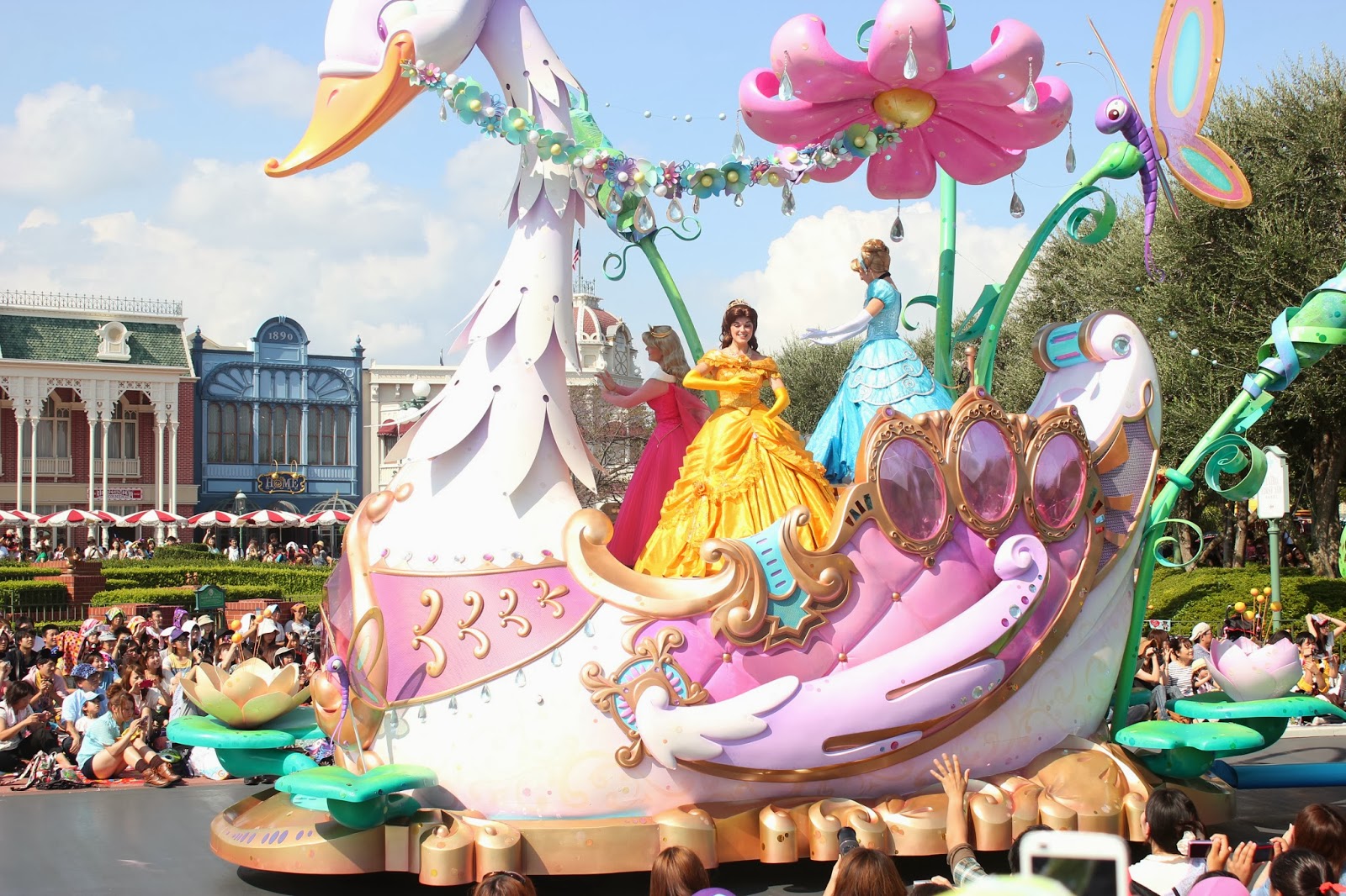 Japan Day 3: Tokyo Disneyland – Will Bake for Shoes