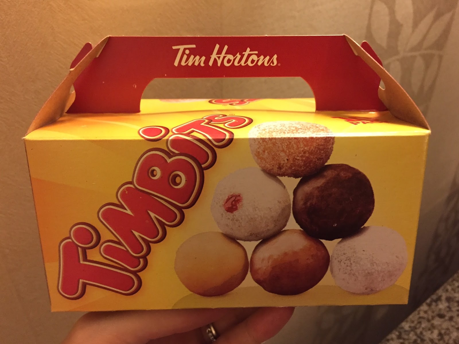 Birthday Cake Timbits From Tim Hortons / ティム・ホートンズのバースデーケーキ ティムビッツ ~ I ...