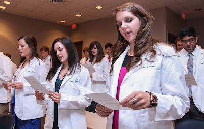 Med School Watercooler: First-Year Med Students Receive White Coats