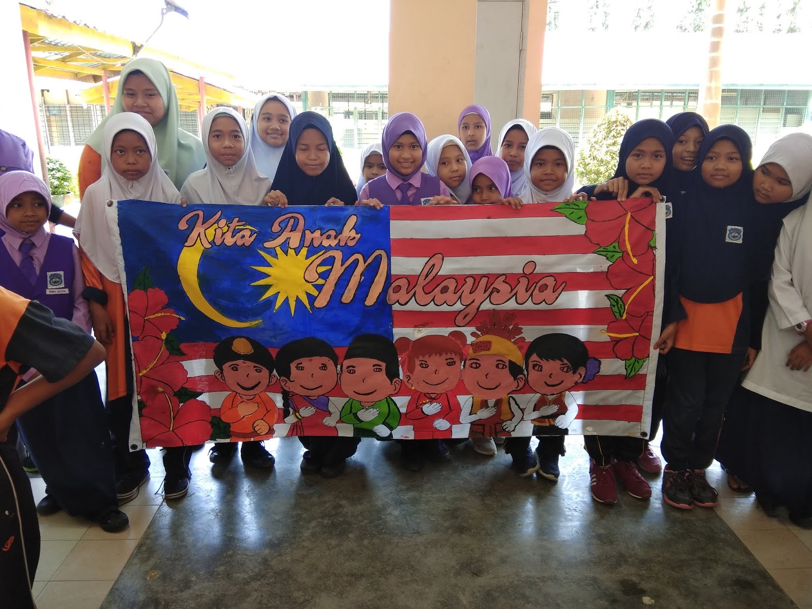 Pusat Sumber SK Batu Melintang: PERTANDINGAN MEWARNA KAIN RENTANG ...