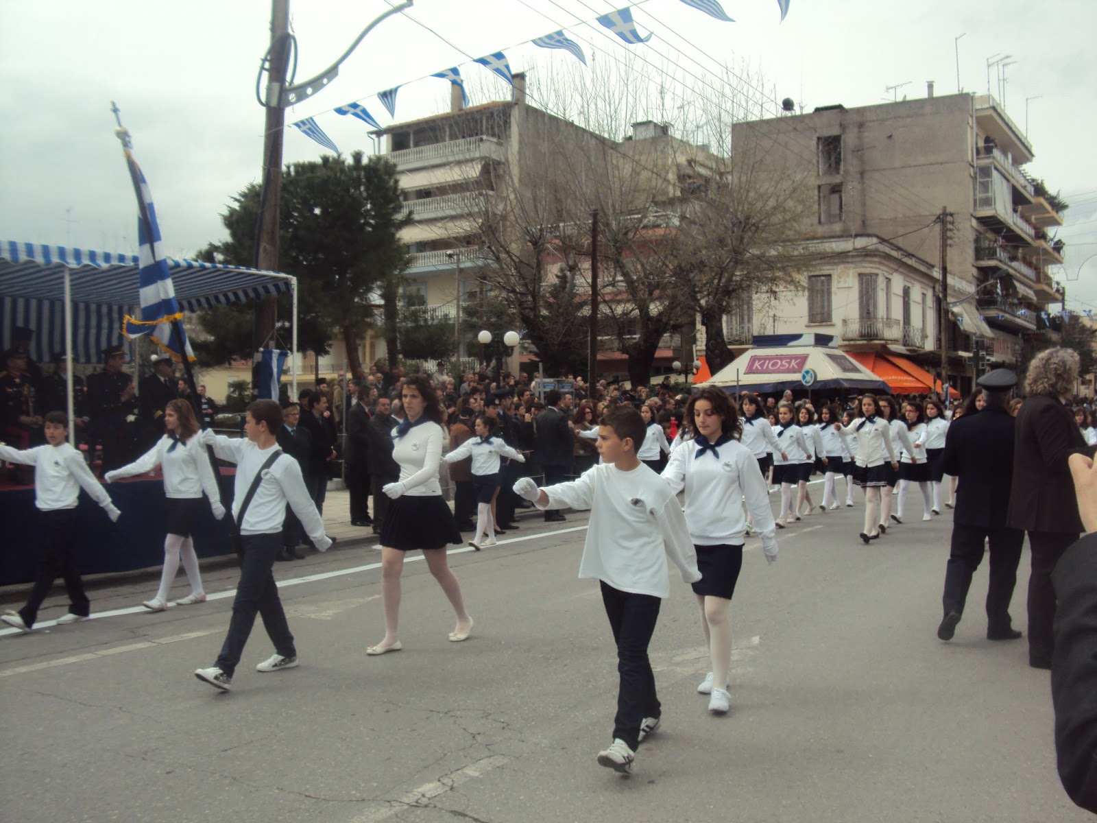 ΚΑΣΤΑΝΙΑ ΠΙΕΡΙΑΣ news: ΚΑΤΕΡΙΝΗ : 25η ΜΑΡΤΙΟΥ 2013 ΠΑΡΕΛΑΣΗ