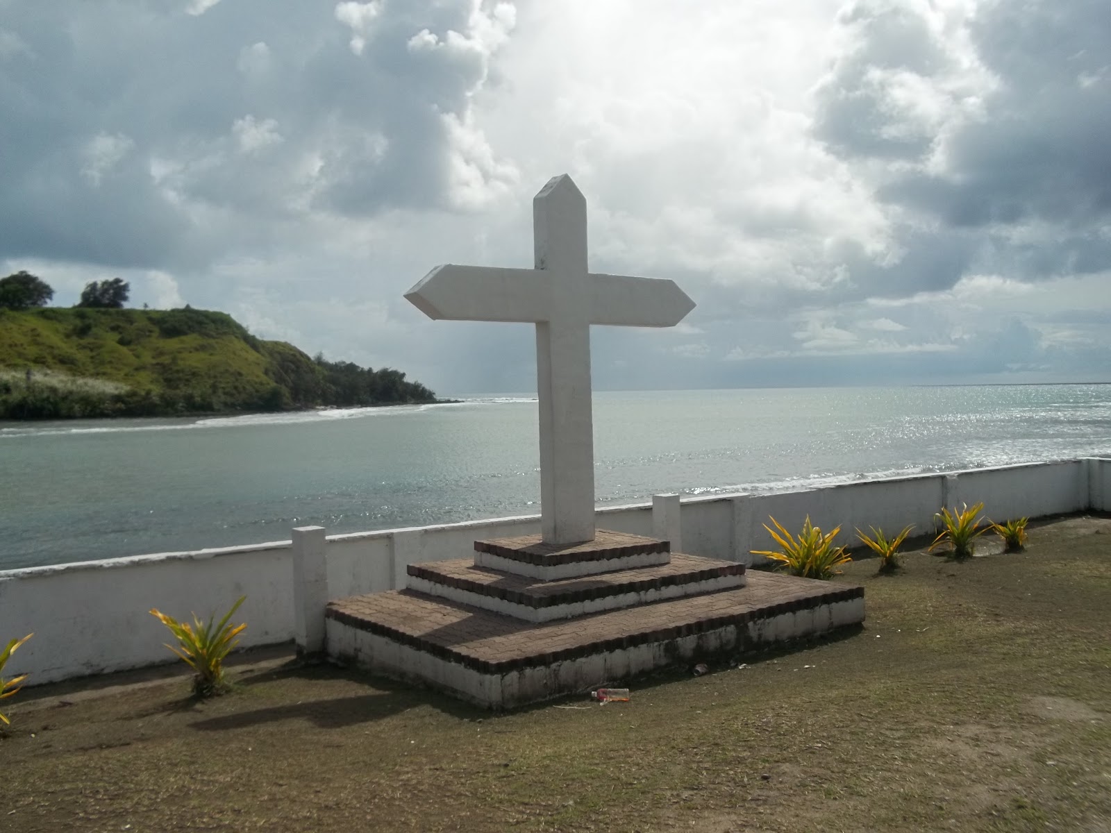 tipping guam over: Magellan's landing