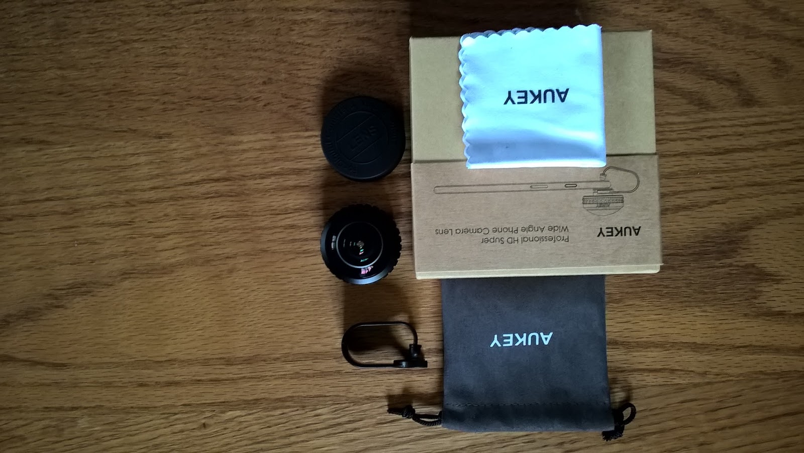 DarrenGator: The AUKEY Super Wide Angle Lens