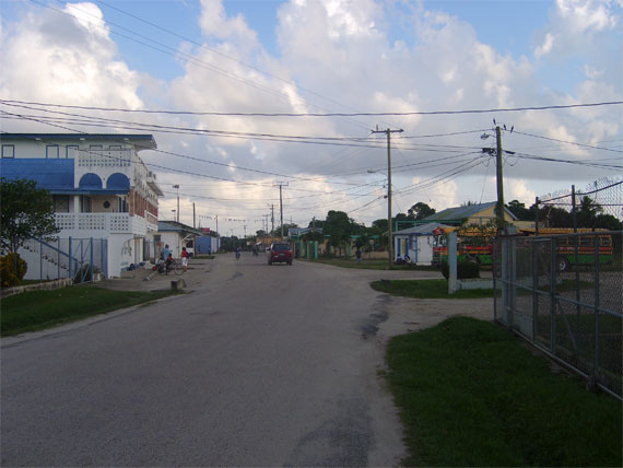 sportcampina: Mango Creek (Belize) – ”Stade Michael Ashcroft”