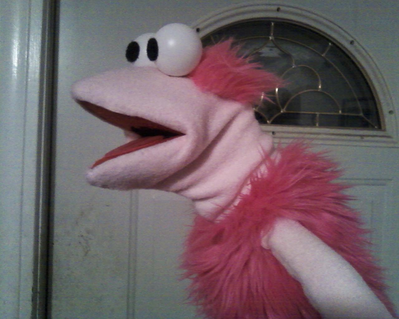 J&W's Wicked Puppet Factory: Pink Fraggle finds a new home for Christmas!!!