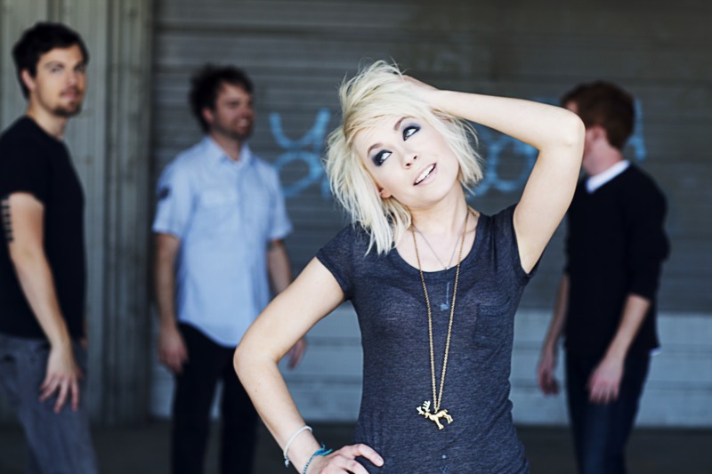 Classify hot female Emo Singer