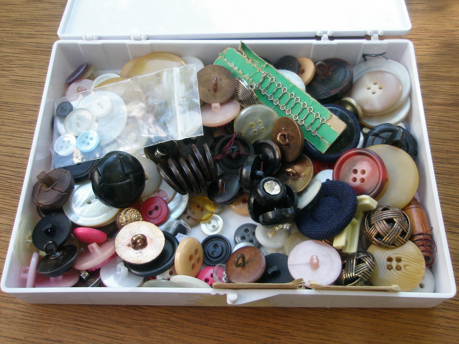 Paper Vernissage: Only $8 Minus the Boxman