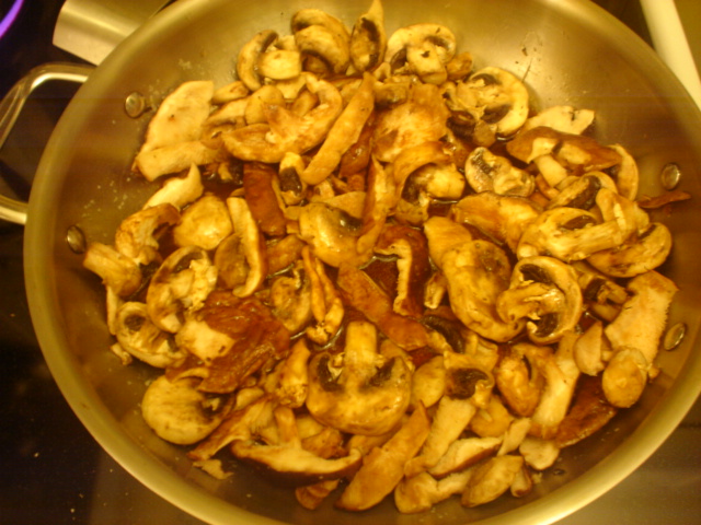 anymonkeycan: MUSHROOM GNOCCHI MARSALA WITH MINT & WALNUTS (a 2-3 ...