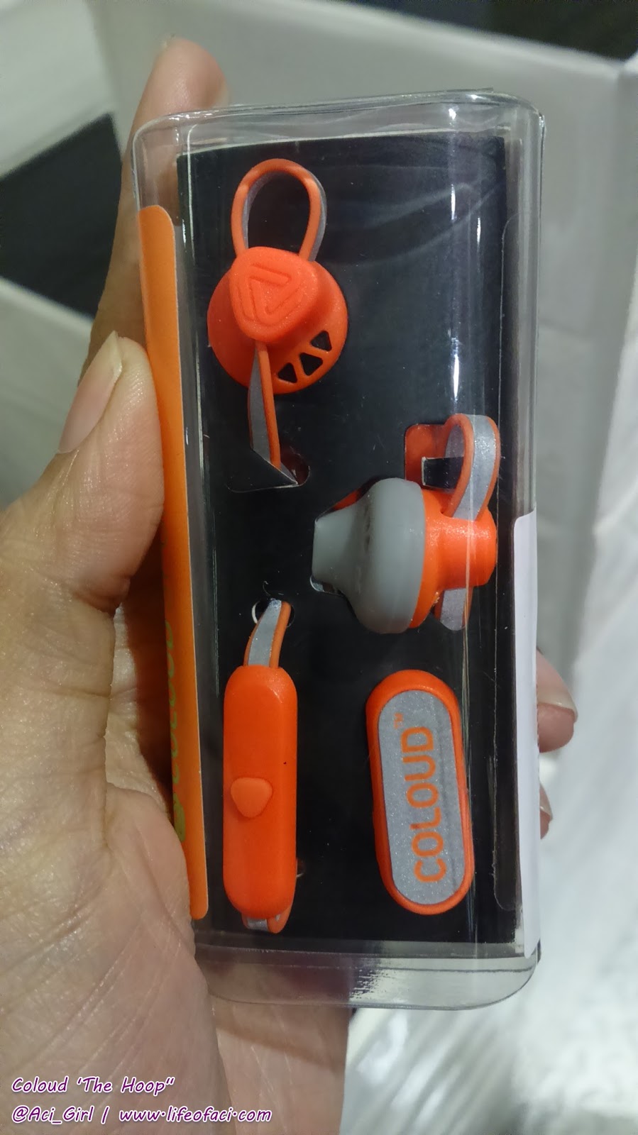 The Hoop Anchor Earbuds by Coloud, Now Available In The Philippines ...
