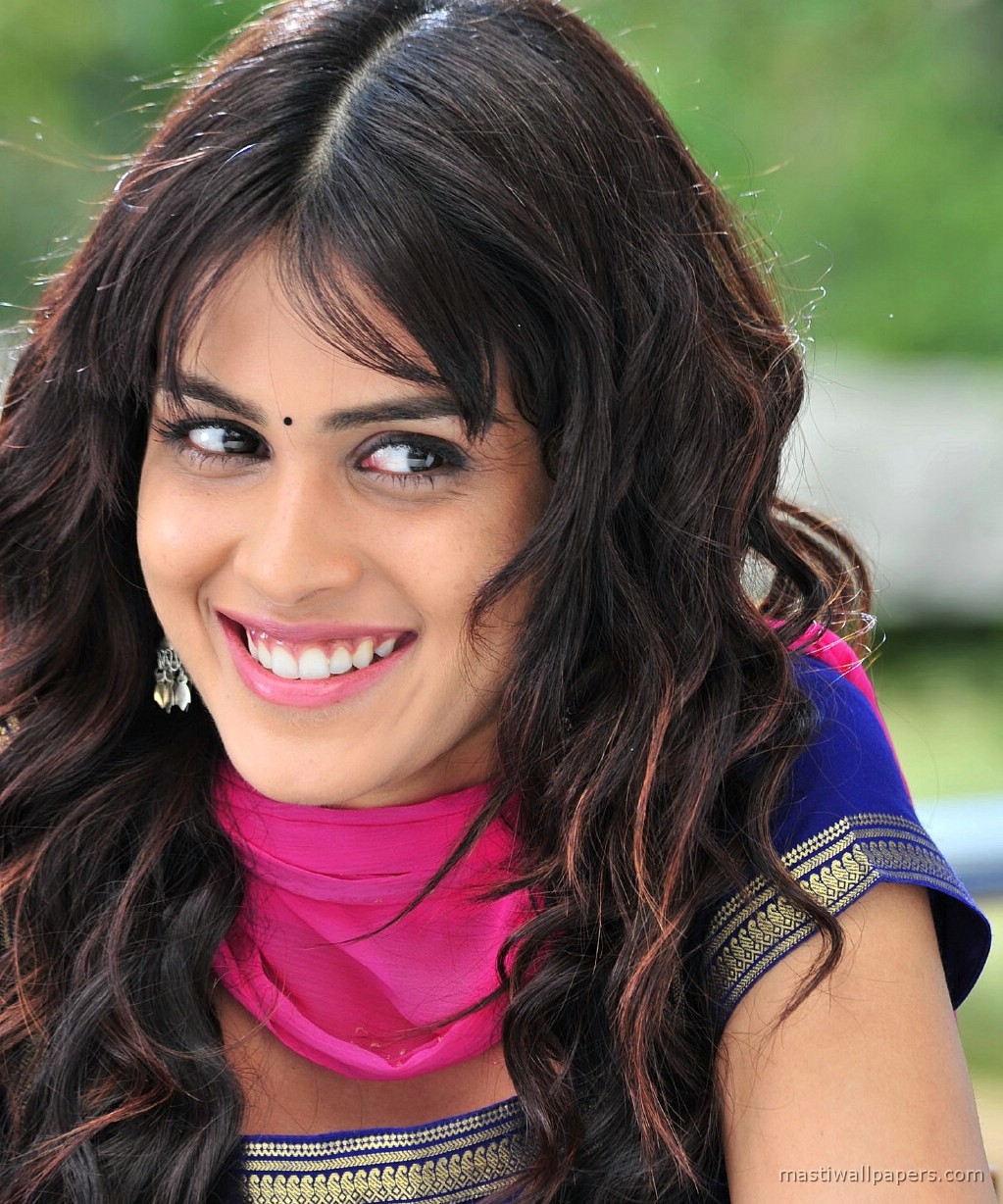 South Actors Photos: Genelia Hot Photos