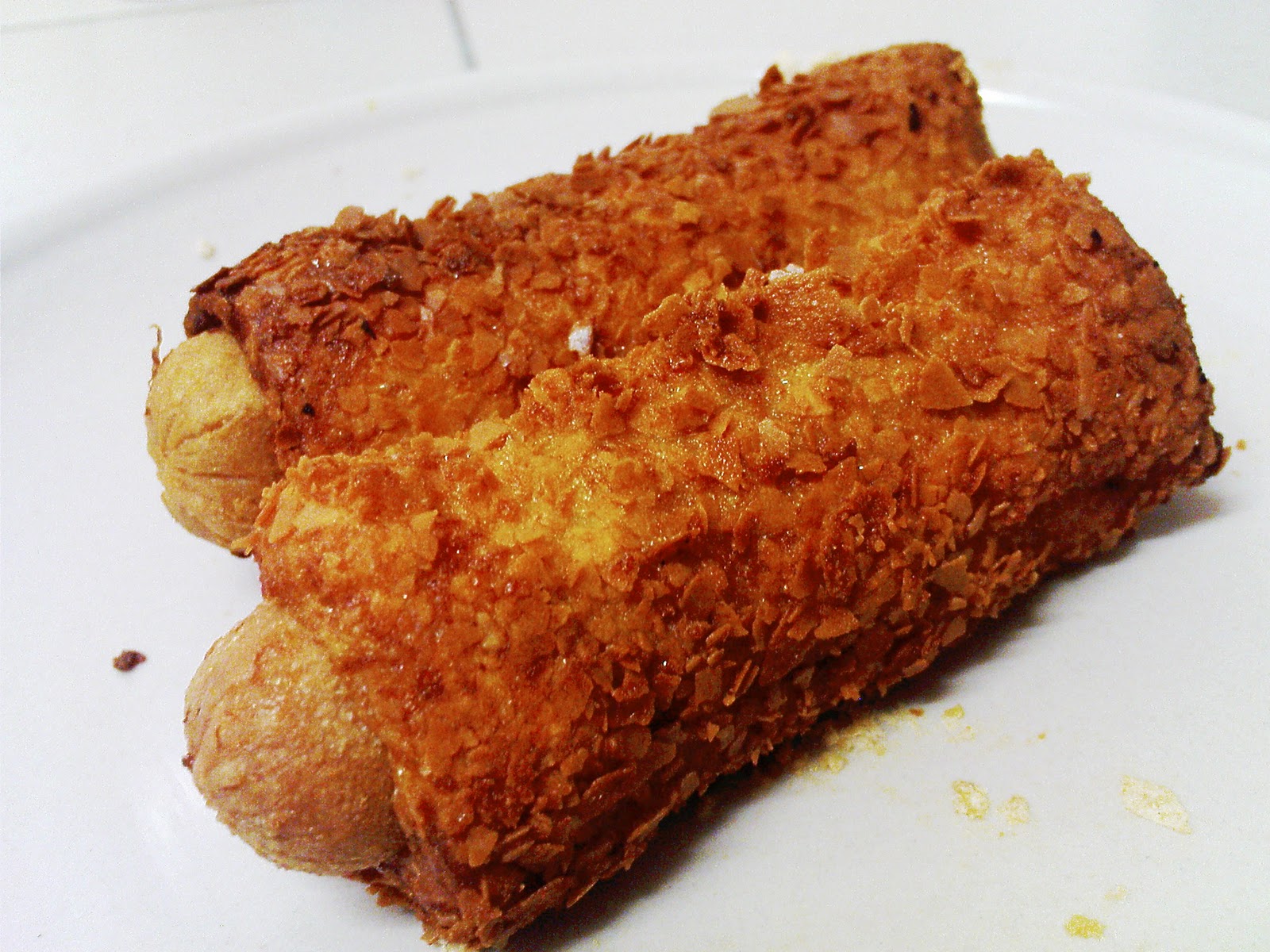 Plain and White: Roti Sosej Nestum