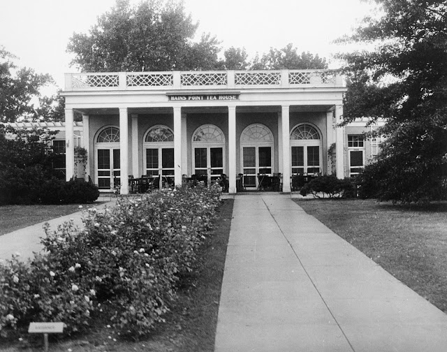 The vanished teahouse at Hains Point