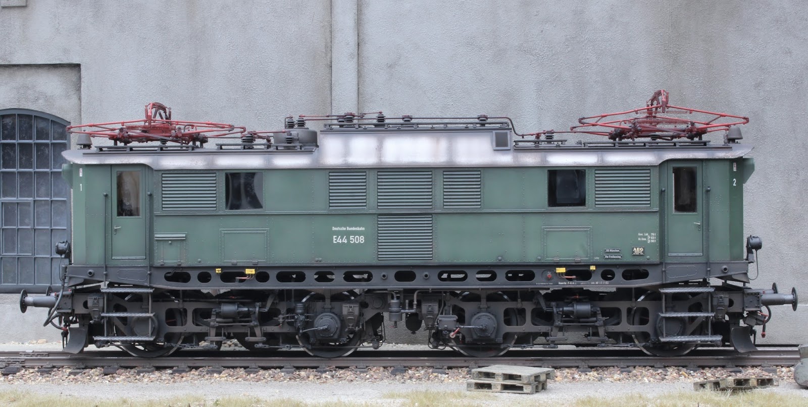becasse weathering: Die BR E 44.5: die kantige Kastenlok von Kiss
