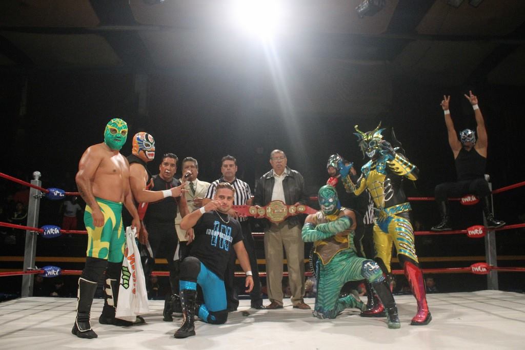 ESTRELLAS DEL RING.: En sangriento combate Canis Lupus vence a Trauma I