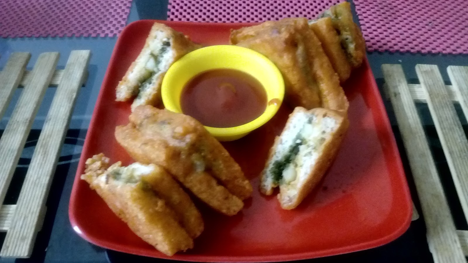 Priya's Passion - Cook Easy, Eat Tasty: Bread Pakoda or Bajji