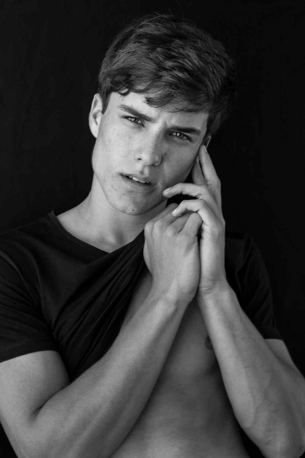 Pedro Maia por Gilson de Resende para Brazilian Male Model Magazine