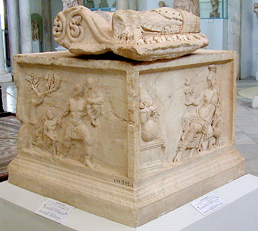 TARİH VE ARKEOLOJİ: Camilla, Aeneas ve Teucer