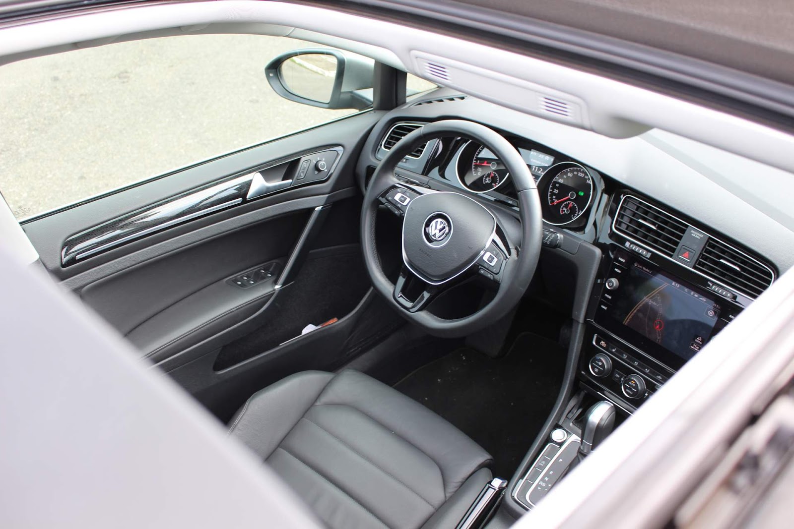 VW Golf Variant Highline 2018: a station premium + acessível