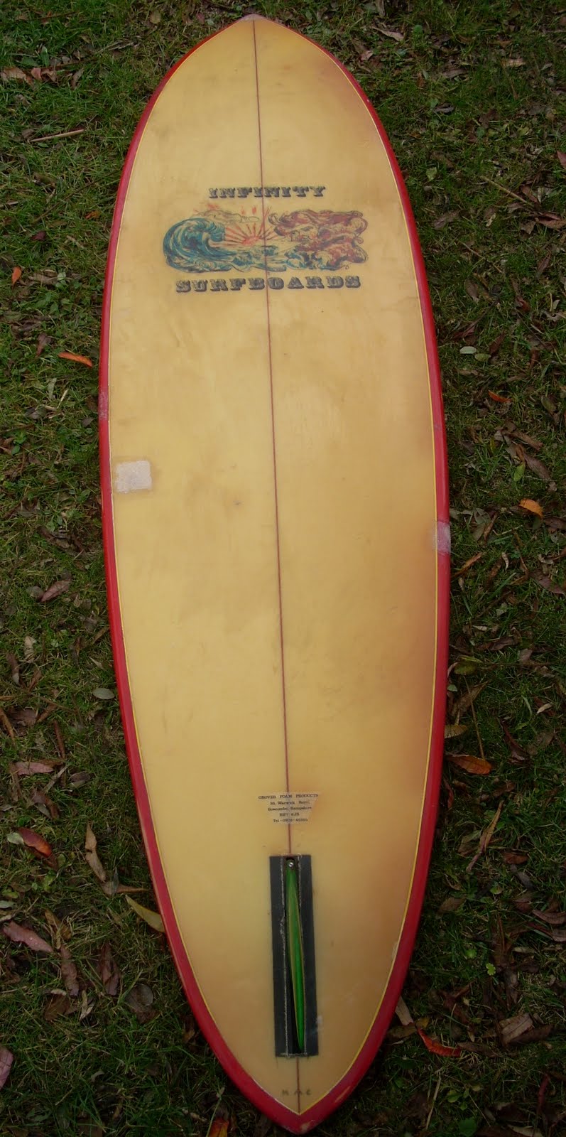 vintage surfboard collector UK: Infinity singlefin in France