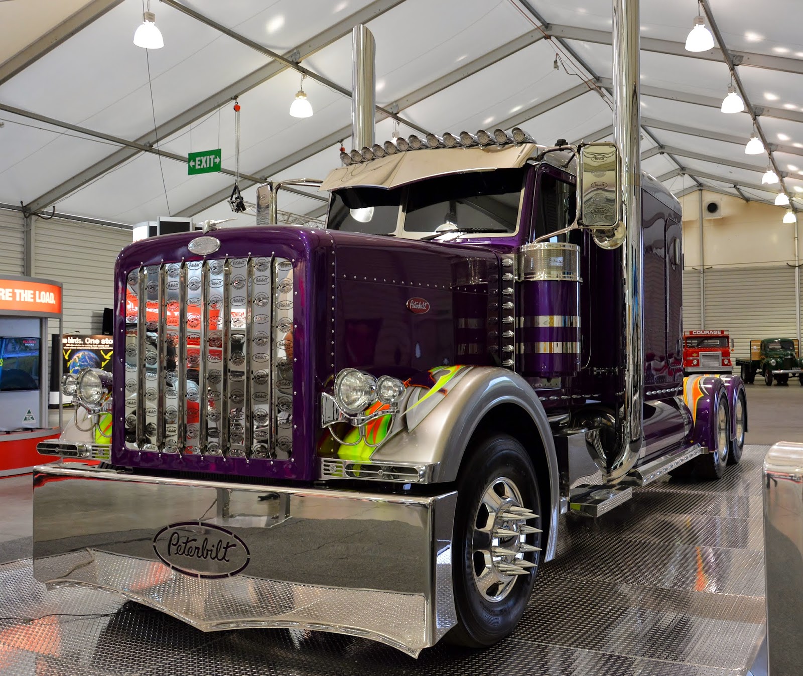 DIECIOCHO RUEDAS: PETERBILT… EL CAMIÓN MAS TUNING…