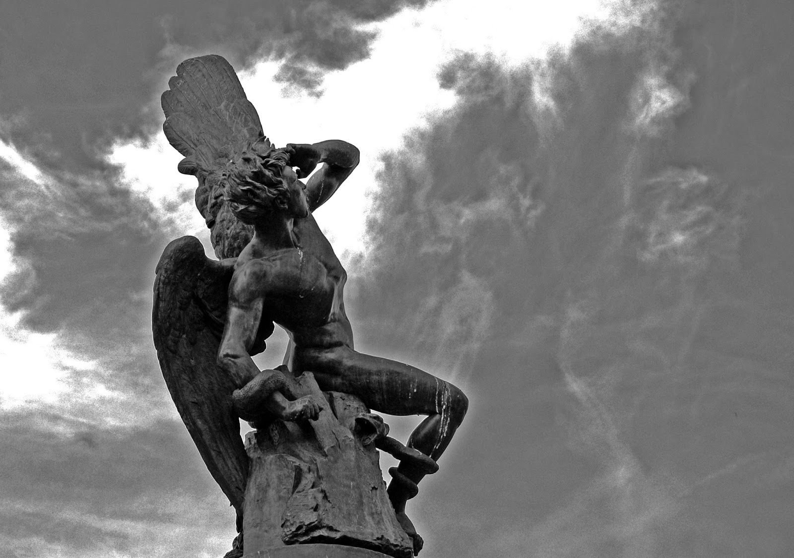 Vuelapluma: El ángel caído