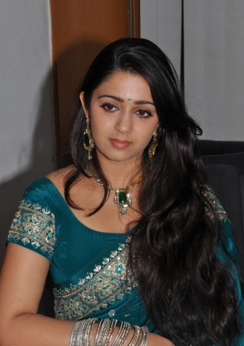 ASIAN GIRLS: Spicy Beauty Charmi Kaur in Saree Stills