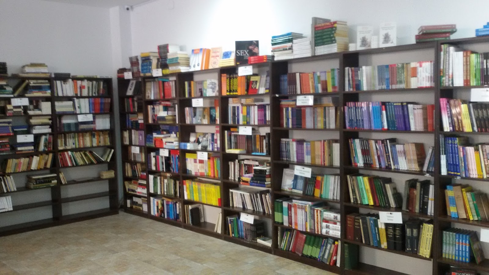 chestii livreşti - un blog de cărţi : anticariat nou în bucurești ...