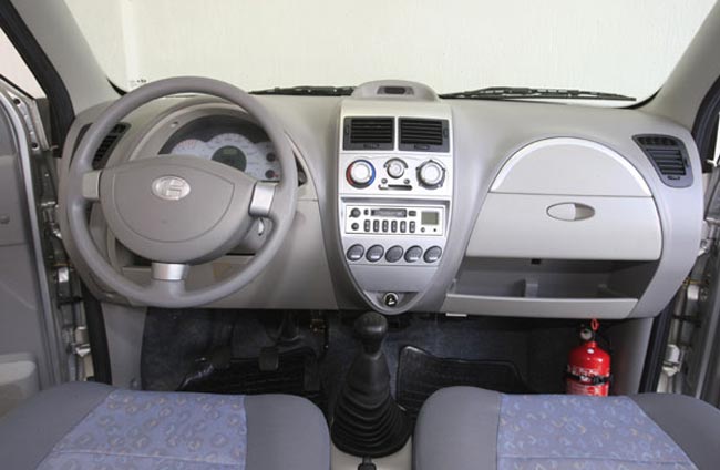 MOTORS & CIA: Avaliação Motors & Cia: Effa M100