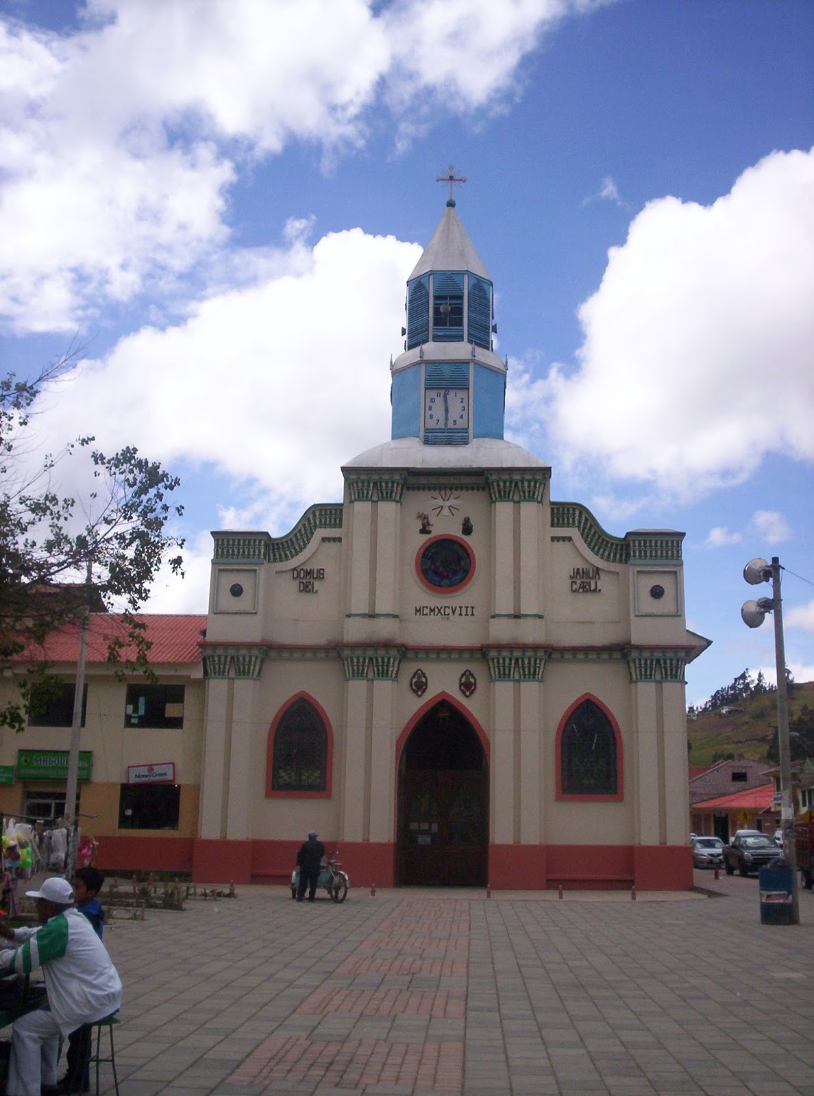 The Bowen Knot ⌘: Cumbe, Azuay Province, Ecuador is Our Families Slice ...