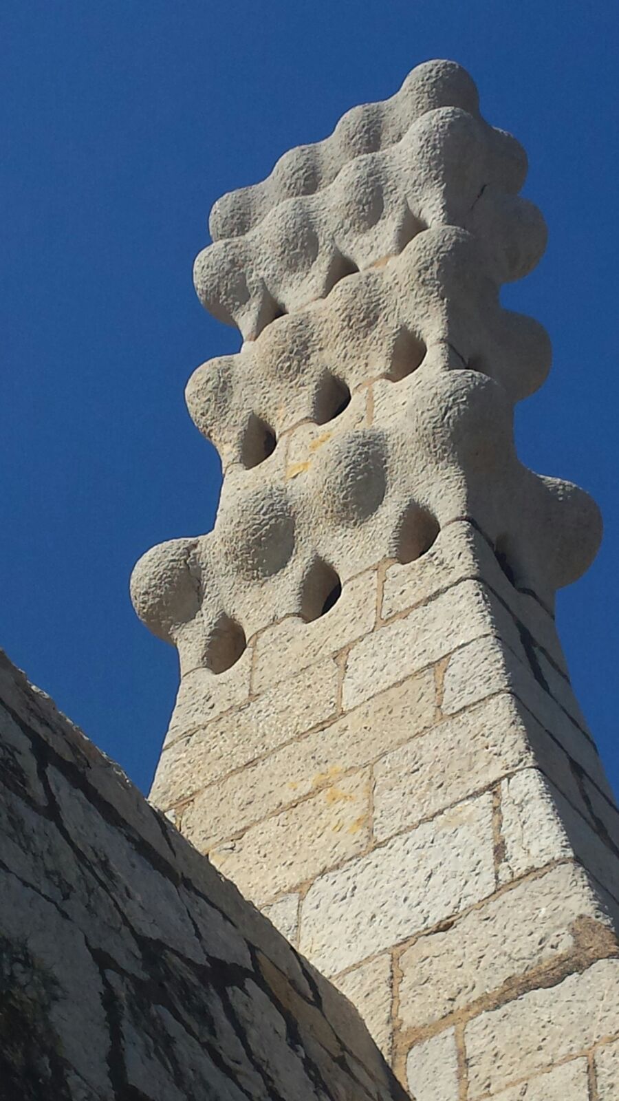QUE VER CERCA DE BARCELONA, TURISMO EN BARCELONA: LAS BODEGAS GUELLL EN ...