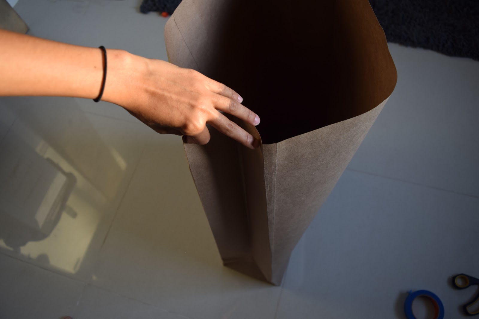 THE GUIDE GIRL: DIY GIANT PAPER BAG + STYLING TIPS