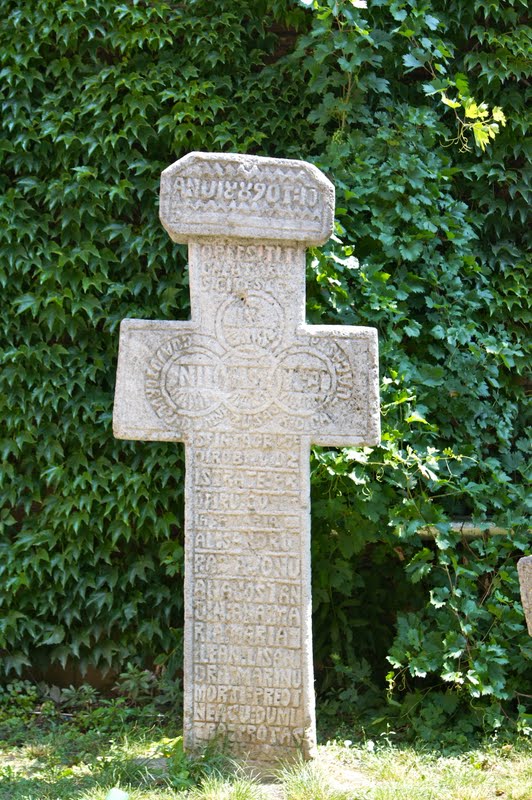 bkomeara-travelblog: Ancient Romanian cross