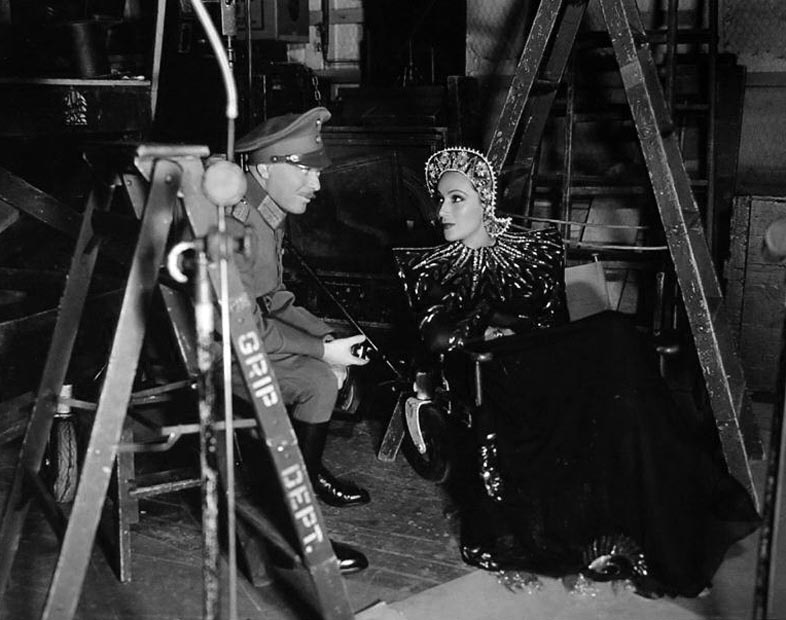 DECAYING HOLLYWOOD MANSIONS: George Sanders, Peter Lorre & Dolores del ...