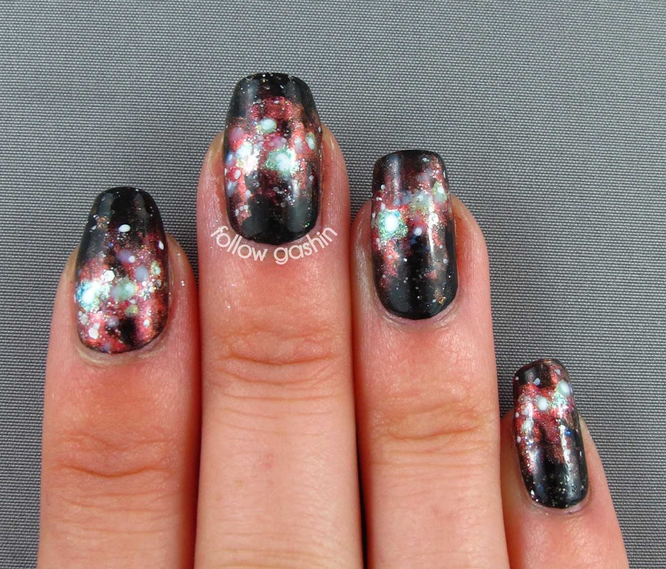 follow gashin: Galaxy Nails