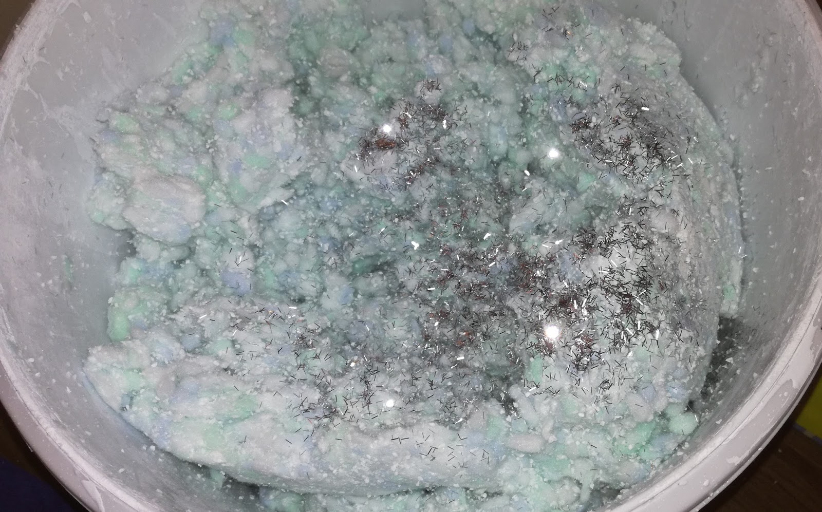 Tapetul lichid din matase naturala ~ Preturi Manopera Amenajari Interioare