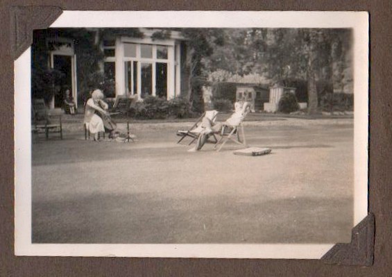 Noreen Stokes O.A.M. (1917-2012). Pianist, Teacher, Mother