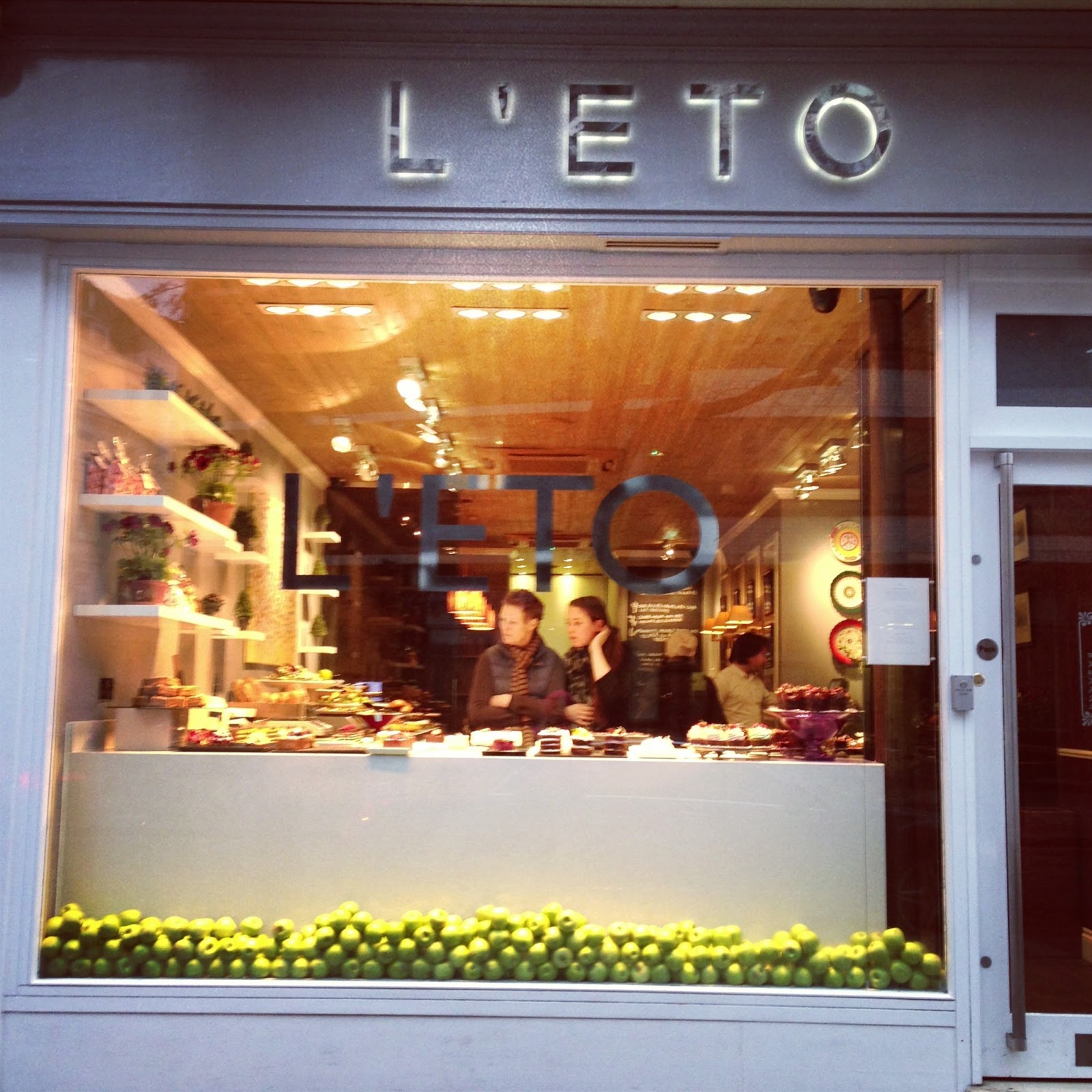 CATALYST: L' Eto Caffe: Afternoon Indulgence In London