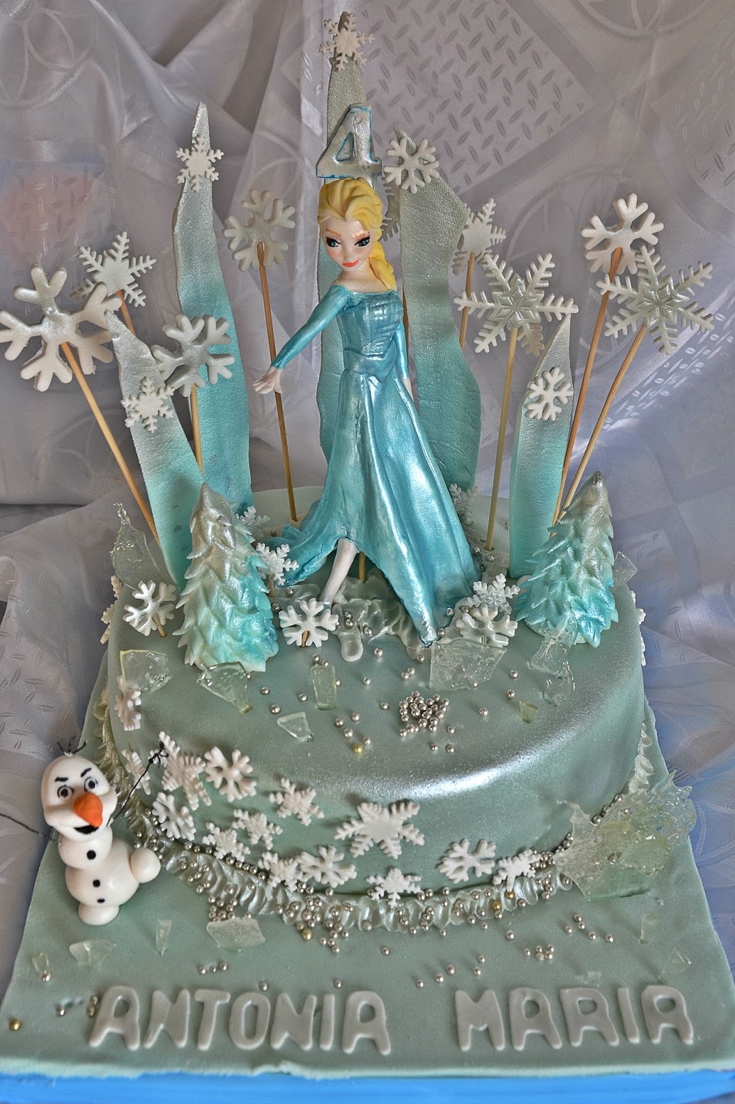 TORTURI SPECIALE (SPECIAL CAKES): TORT CU ELSA SI OLAF