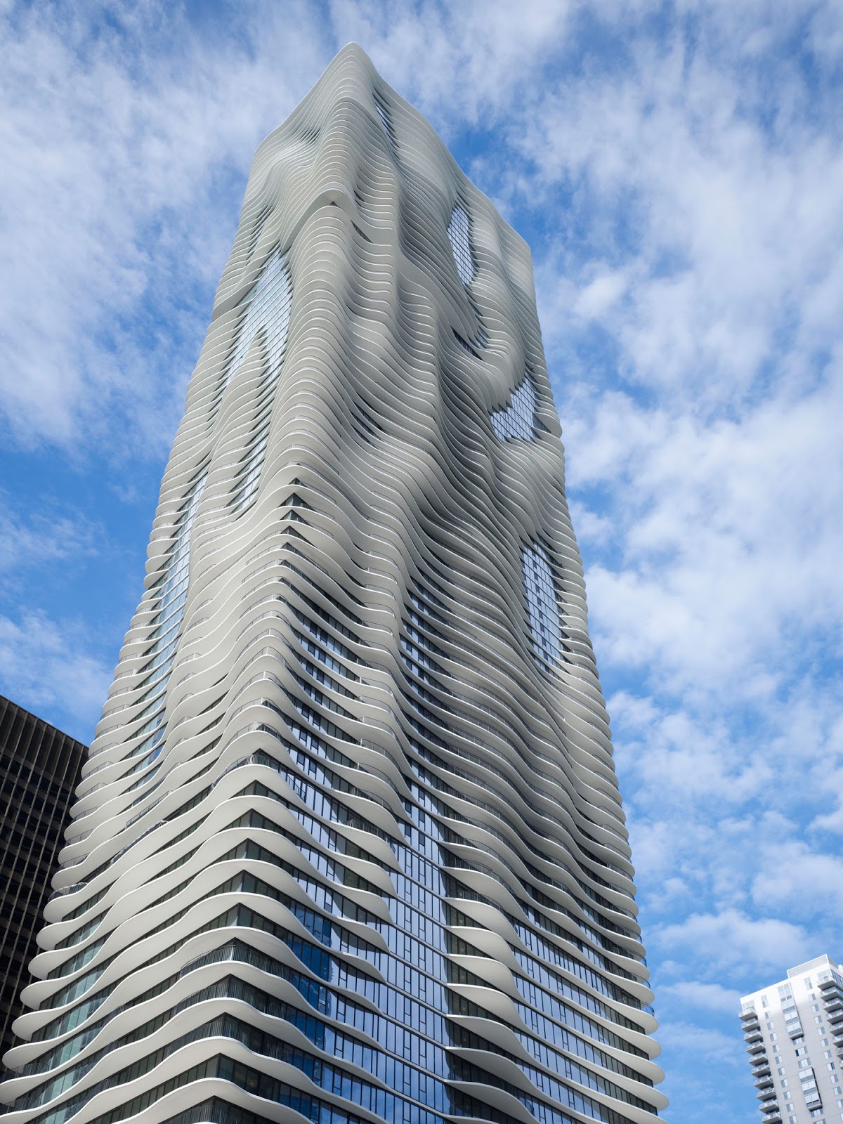 Aqua Tower by Studio Gang Corner