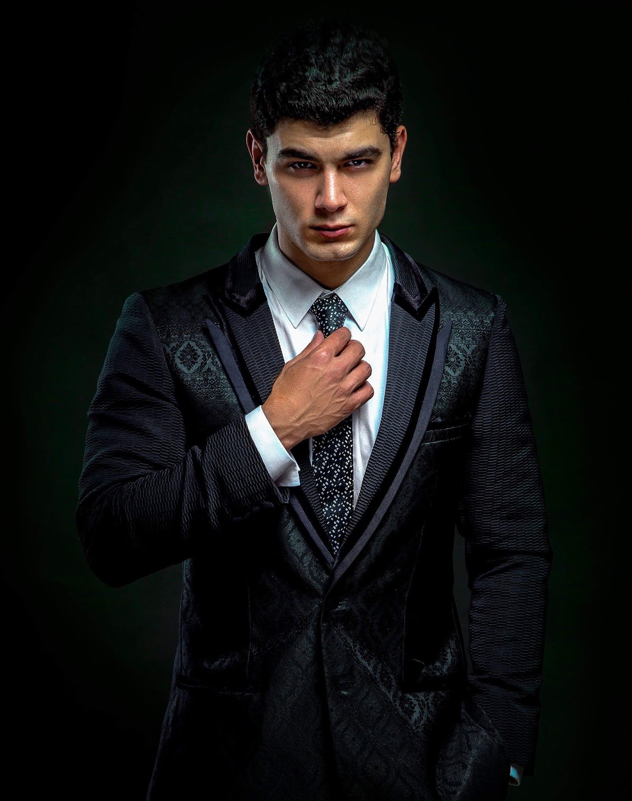 Man Of The World 2017, Mostafa Elezali Shows Support To Miss Universe ...