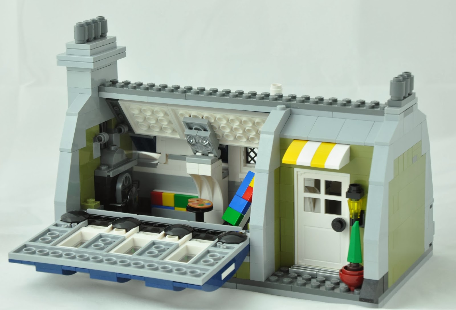 Oz Brick Nation: LEGO Creator 10243: Parisian Restaurant Review.