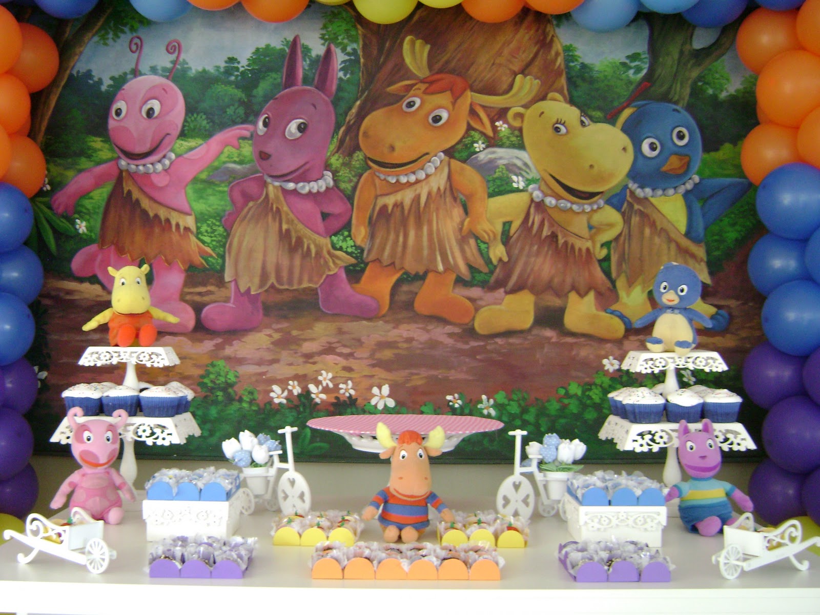 Mundo Mágico Festas BH: Coleção Backyardigans