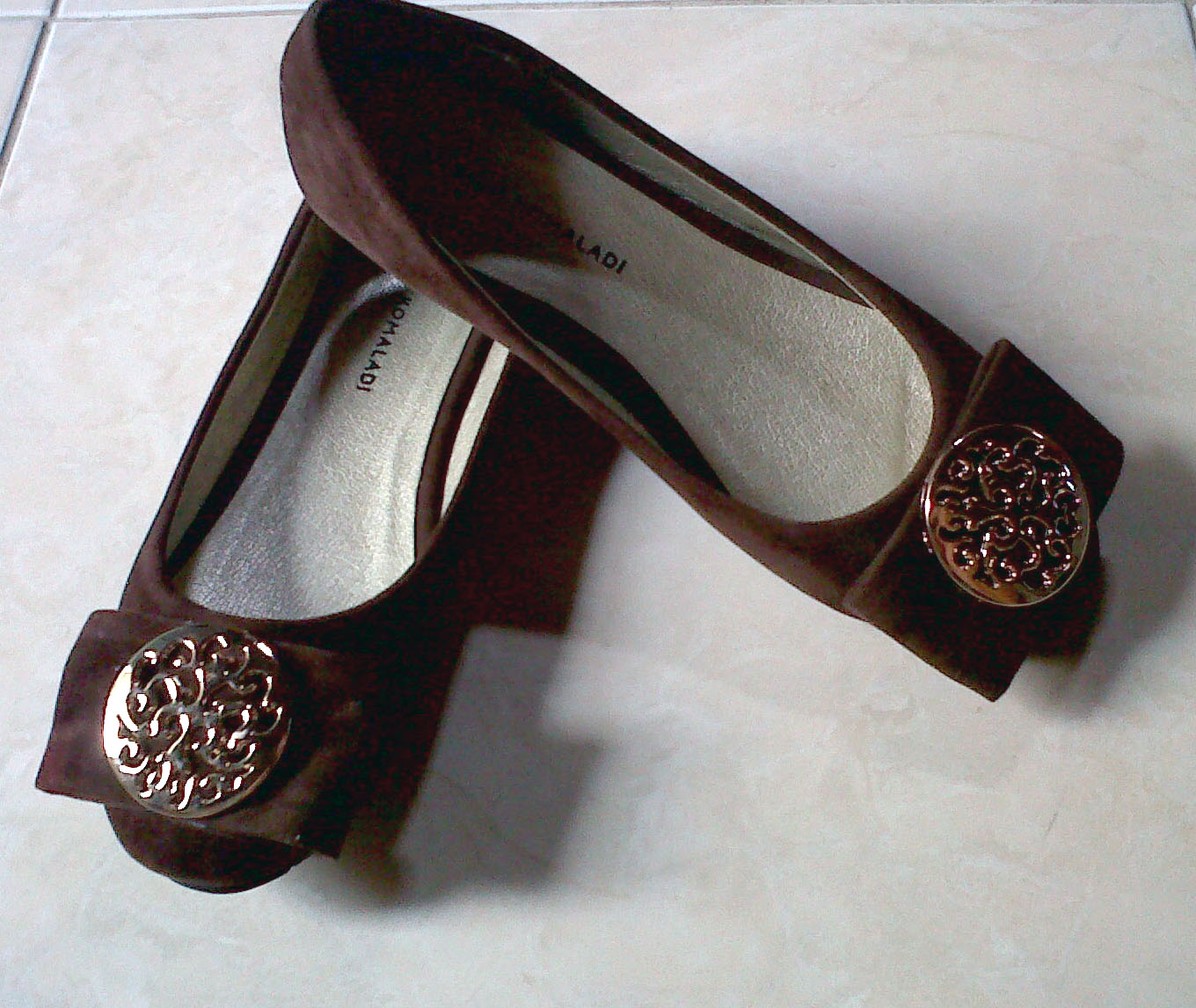 Gayaku: 7 Cara Ternyaman Memakai Sepatu Baru