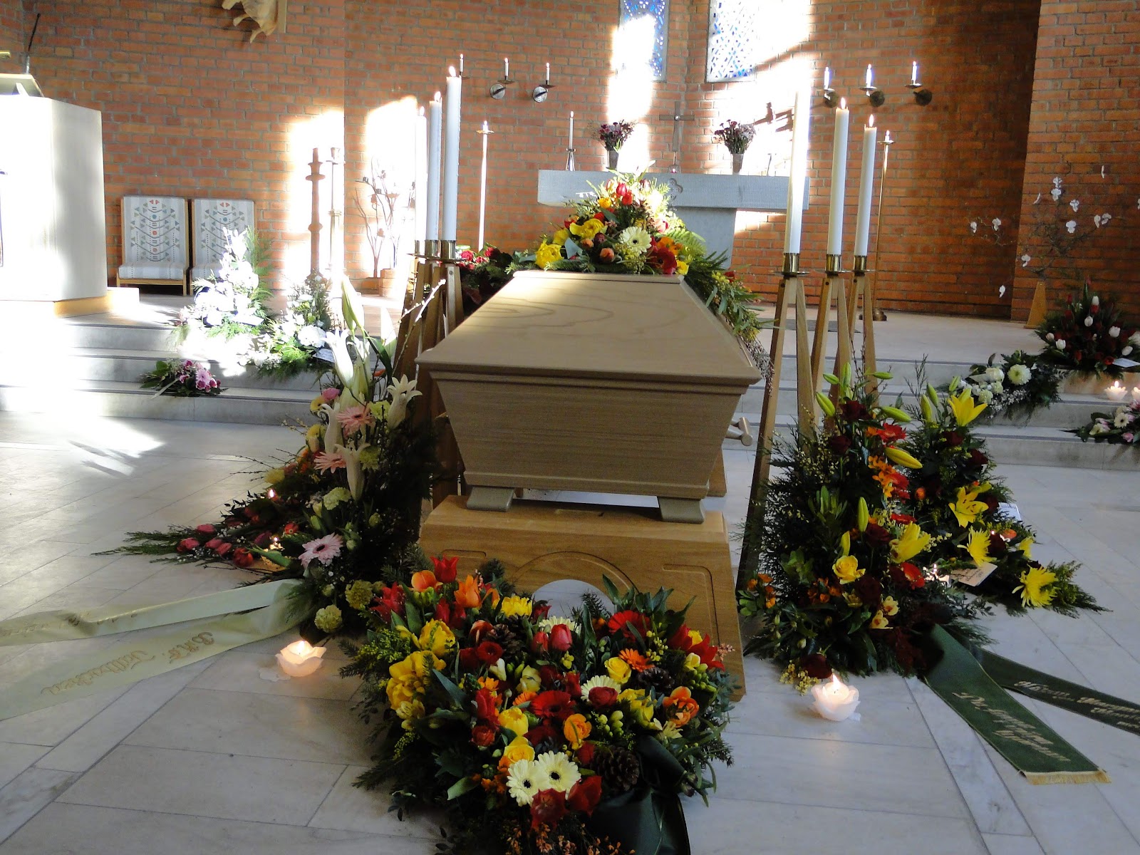 Siriosmilla: Begravning