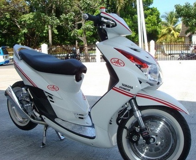 boobel: Yamaha Mio White Modification