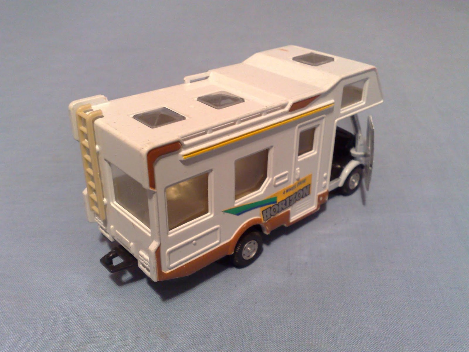 TOM's TECH TOYS: CAMPER Motorhome