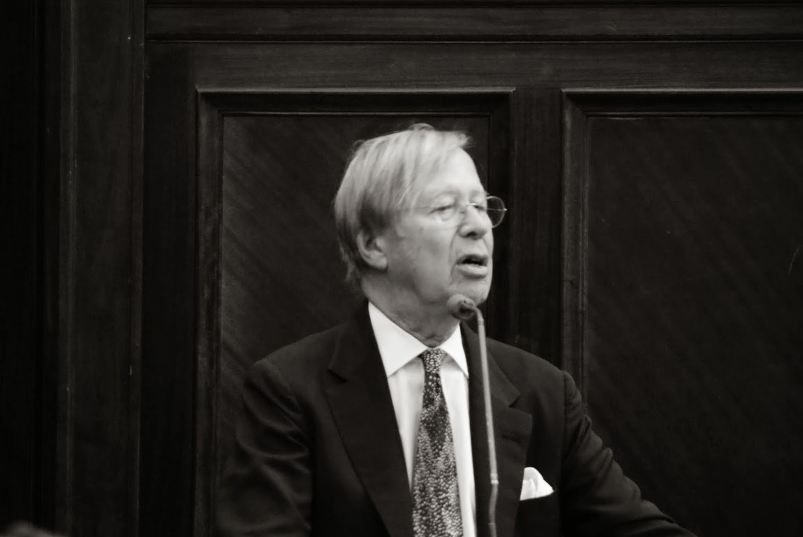 El enfoque de Dworkin en relación a la tarea de los jueces - Teoría del ...