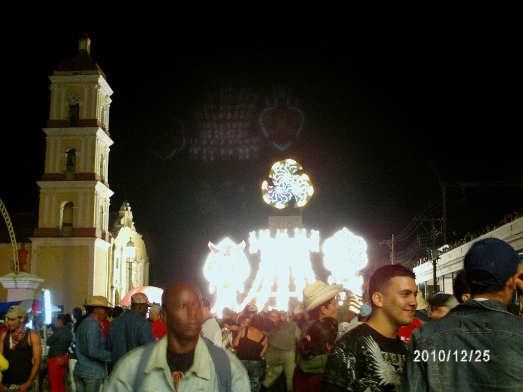 Cosas de Remedios: Historia y significado de las parrandas en Cuba.