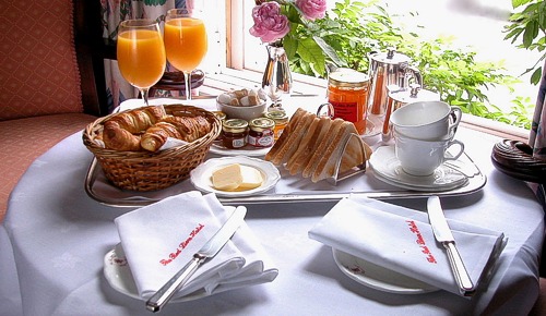 Room Service!!!: Setup trolley & tray room service